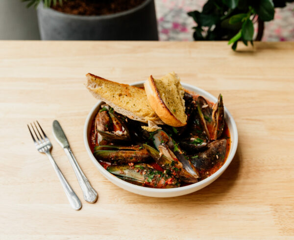 Eat & Drink - Burleigh Town Hotel | The Pub Locals Love