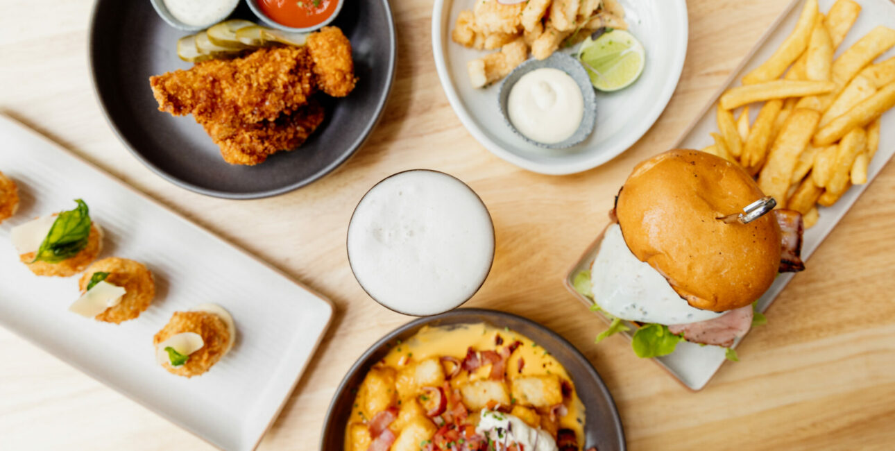 Eat & Drink - Burleigh Town Hotel | The Pub Locals Love